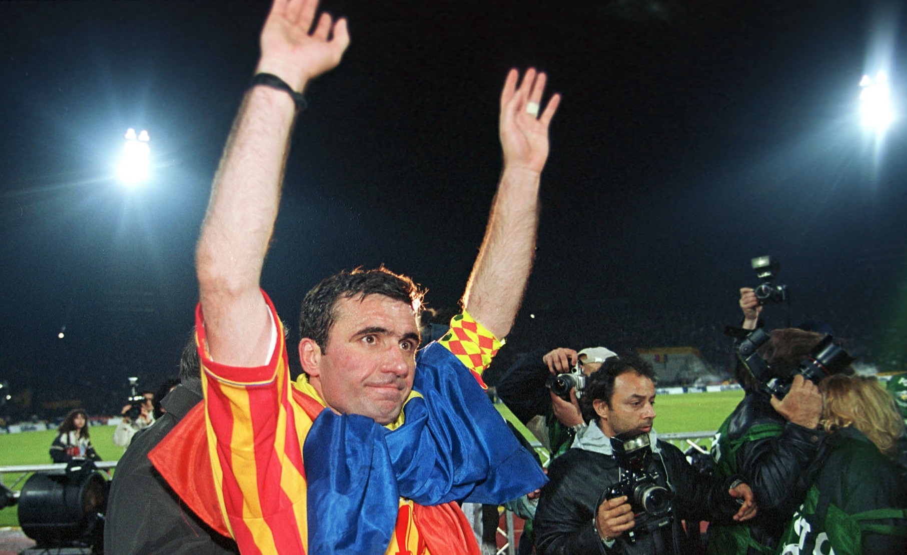REMEMBER / 60.000 de fani i-au cântat imnul lui Hagi! “O să fiți în ...